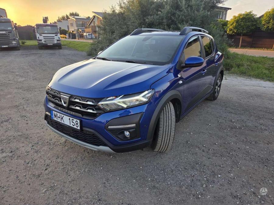 Blue Dacia Sandero 2022 in Kaunas, with an engine capacity of 1.00 L and mileage of 73 thousand km for 10900 €, photo 1 on AUTOMOTO.COM.LV