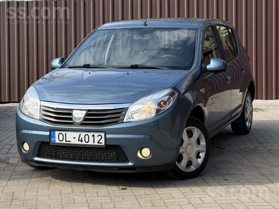 Zils Dacia Sandero 2010 Rīga, ar dzinēja tilpumu 1.50 L un nobraukumu 173 tūkst. km par 2100 €, foto 1 vietnē AUTOMOTO.COM.LV