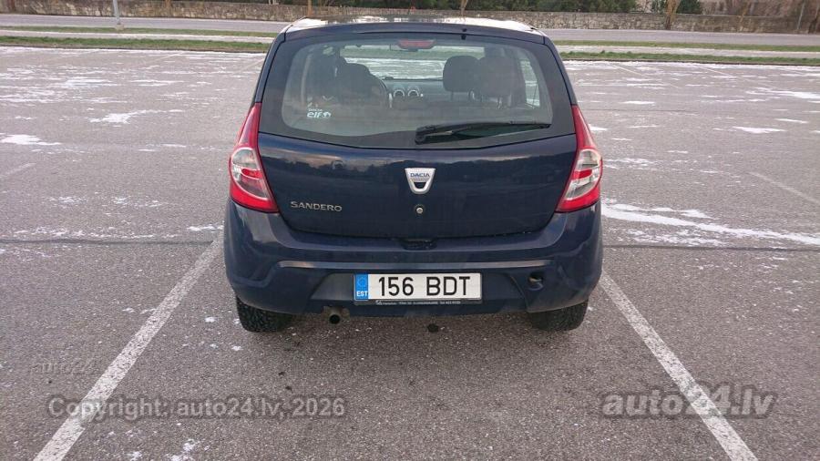 Blue Dacia Sandero 2011 in Kuressaare, with an engine capacity of 1.60 L and mileage of 155 thousand km for 2400 €, photo 2 on AUTOMOTO.COM.LV