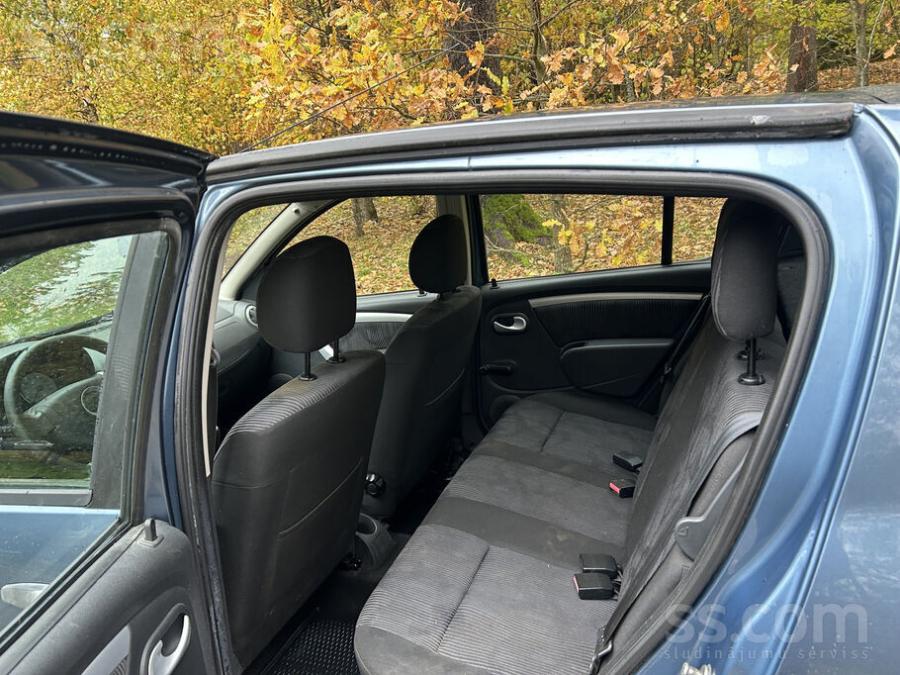 Zils Dacia Sandero 2011 Alūksne, ar dzinēja tilpumu 1.50 L un nobraukumu 0 tūkst. km par 1850 €, foto 22 vietnē AUTOMOTO.COM.LV