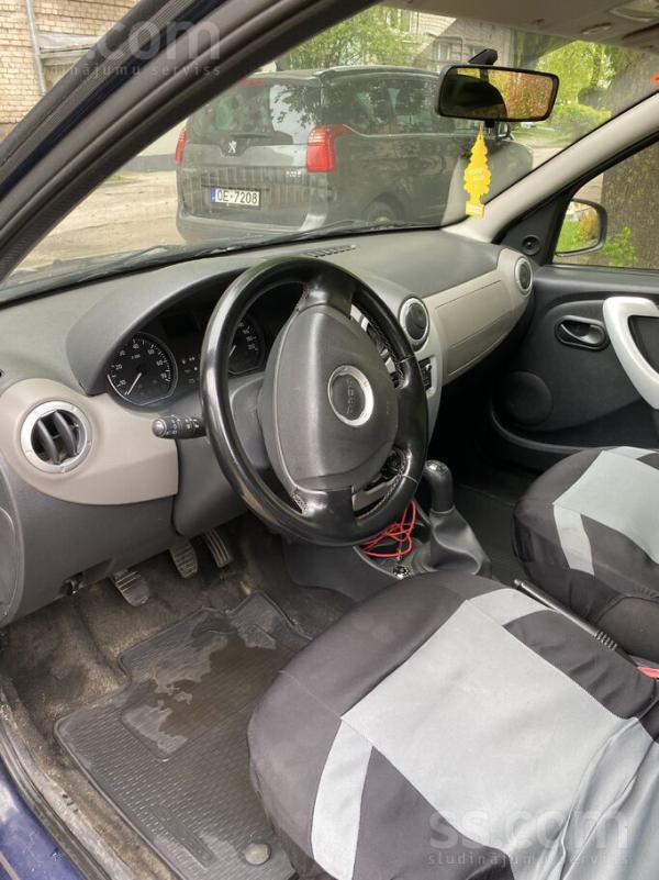 Zils Dacia Sandero 2012 Jelgava, ar dzinēja tilpumu 1.20 L un nobraukumu 280 tūkst. km par 1200 €, foto 5 vietnē AUTOMOTO.COM.LV
