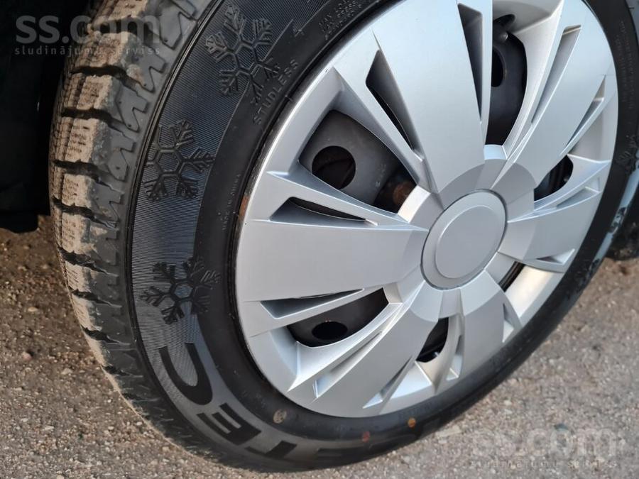Zils Dacia Sandero 2013 Ogre, ar dzinēja tilpumu 1.20 L un nobraukumu 0 tūkst. km par 2990 €, foto 14 vietnē AUTOMOTO.COM.LV