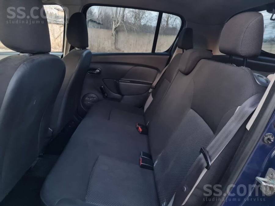 Zils Dacia Sandero 2013 Ogre, ar dzinēja tilpumu 1.20 L un nobraukumu 0 tūkst. km par 2990 €, foto 20 vietnē AUTOMOTO.COM.LV