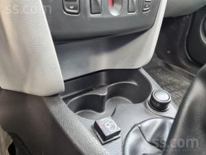 Zils Dacia Sandero 2013 Ogre, ar dzinēja tilpumu 1.20 L un nobraukumu 0 tūkst. km par 2990 €, foto 6 vietnē AUTOMOTO.COM.LV