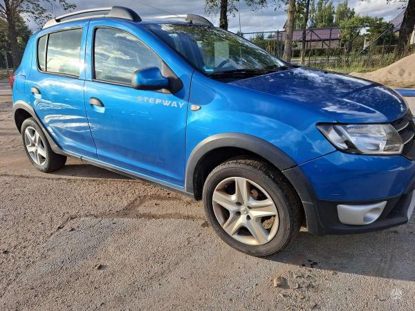 Дачия Сандеро 2014 в Рокишкис на AUTOMOTO.COM.LV Синий Дачия Сандеро 2014 в Рокишкис, объемом двигателя 0.90 л и пробегом 178 тыс. км за 2600 €, фото 9 на AUTOMOTO.COM.LV