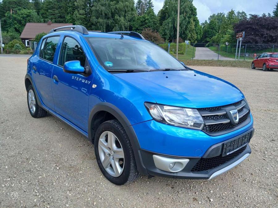 Blue Dacia Sandero 2015 in Kelme, with an engine capacity of 0.90 L and mileage of 130 thousand km for 5000 €, photo 1 on AUTOMOTO.COM.LV