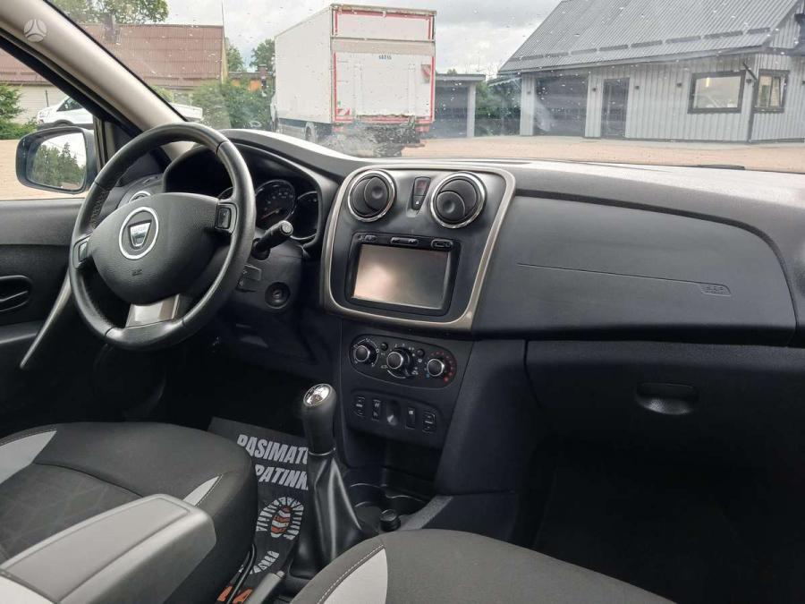 Blue Dacia Sandero 2015 in Kelme, with an engine capacity of 0.90 L and mileage of 130 thousand km for 5000 €, photo 8 on AUTOMOTO.COM.LV