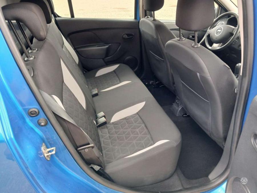 Blue Dacia Sandero 2015 in Kelme, with an engine capacity of 0.90 L and mileage of 130 thousand km for 5000 €, photo 10 on AUTOMOTO.COM.LV