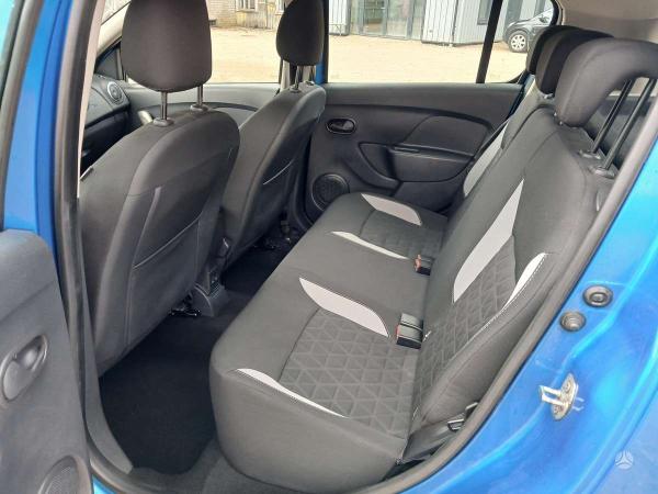 Blue Dacia Sandero 2015 in Kelme, with an engine capacity of 0.90 L and mileage of 130 thousand km for 5000 €, photo 10 on AUTOMOTO.COM.LV