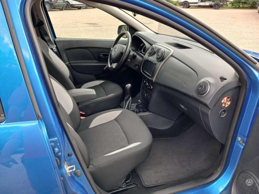 Blue Dacia Sandero 2015 in Kelme, with an engine capacity of 0.90 L and mileage of 130 thousand km for 5000 €, photo 13 on AUTOMOTO.COM.LV