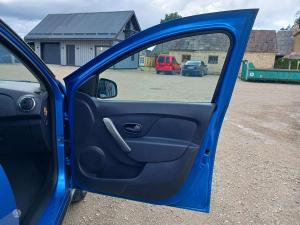 Blue Dacia Sandero 2015 in Kelme, with an engine capacity of 0.90 L and mileage of 130 thousand km for 5000 €, photo 16 on AUTOMOTO.COM.LV