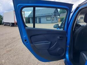 Blue Dacia Sandero 2015 in Kelme, with an engine capacity of 0.90 L and mileage of 130 thousand km for 5000 €, photo 18 on AUTOMOTO.COM.LV