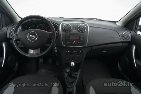 Blue Dacia Sandero 2015 in Tallinn, with an engine capacity of 0.90 L and mileage of 153 thousand km for 4490 €, photo 8 on AUTOMOTO.COM.LV