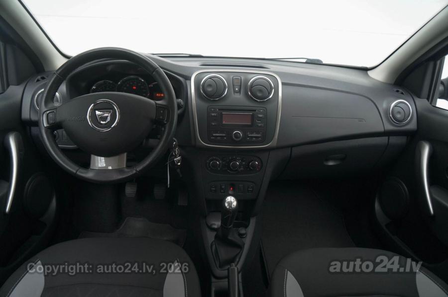 Zils Dacia Sandero 2015 Tallina, ar dzinēja tilpumu 0.90 L un nobraukumu 153 tūkst. km par 4490 €, foto 9 vietnē AUTOMOTO.COM.LV