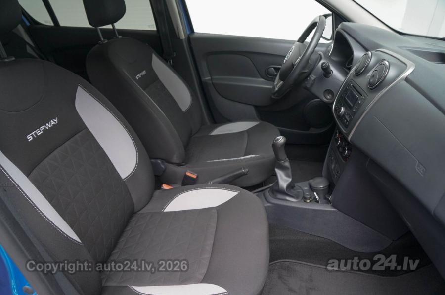 Zils Dacia Sandero 2015 Tallina, ar dzinēja tilpumu 0.90 L un nobraukumu 153 tūkst. km par 4490 €, foto 10 vietnē AUTOMOTO.COM.LV