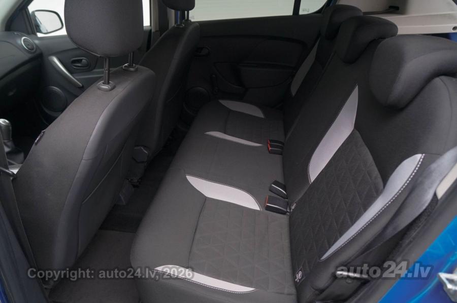 Zils Dacia Sandero 2015 Tallina, ar dzinēja tilpumu 0.90 L un nobraukumu 153 tūkst. km par 4490 €, foto 11 vietnē AUTOMOTO.COM.LV