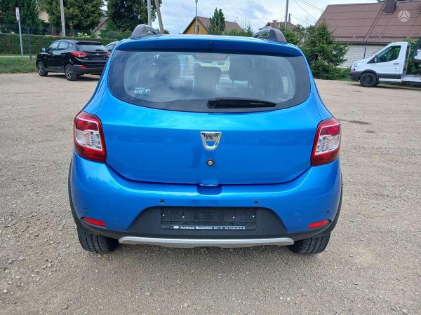 Zils Dacia Sandero 2015 Kelmė, ar dzinēja tilpumu 0.90 L un nobraukumu 130 tūkst. km par 4700 €, foto 4 vietnē AUTOMOTO.COM.LV