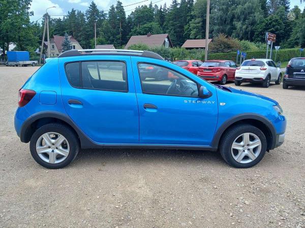Zils Dacia Sandero 2015 Kelmė, ar dzinēja tilpumu 0.90 L un nobraukumu 130 tūkst. km par 4700 €, foto 5 vietnē AUTOMOTO.COM.LV
