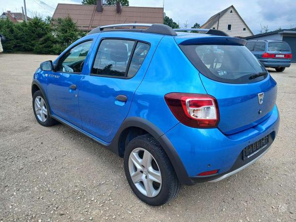 Zils Dacia Sandero 2015 Kelmė, ar dzinēja tilpumu 0.90 L un nobraukumu 130 tūkst. km par 4700 €, foto 7 vietnē AUTOMOTO.COM.LV