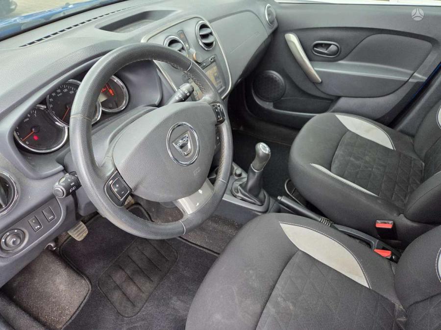 Zils Dacia Sandero 2015 Tauragė, ar dzinēja tilpumu 1.50 L un nobraukumu 292 tūkst. km par 3950 €, foto 21 vietnē AUTOMOTO.COM.LV