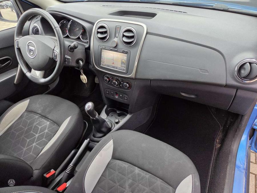 Zils Dacia Sandero 2015 Tauragė, ar dzinēja tilpumu 1.50 L un nobraukumu 292 tūkst. km par 3950 €, foto 23 vietnē AUTOMOTO.COM.LV