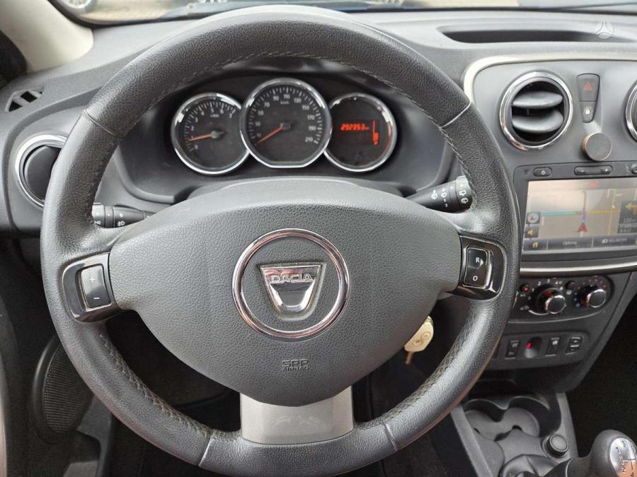 Zils Dacia Sandero 2015 Tauragė, ar dzinēja tilpumu 1.50 L un nobraukumu 292 tūkst. km par 3950 €, foto 24 vietnē AUTOMOTO.COM.LV