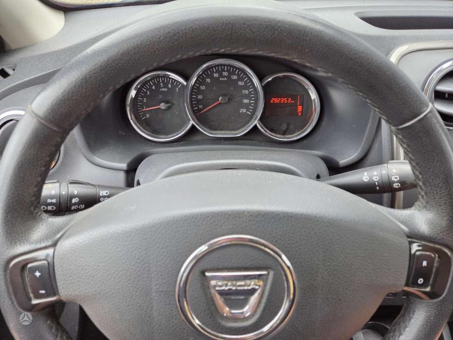 Zils Dacia Sandero 2015 Tauragė, ar dzinēja tilpumu 1.50 L un nobraukumu 292 tūkst. km par 3950 €, foto 25 vietnē AUTOMOTO.COM.LV