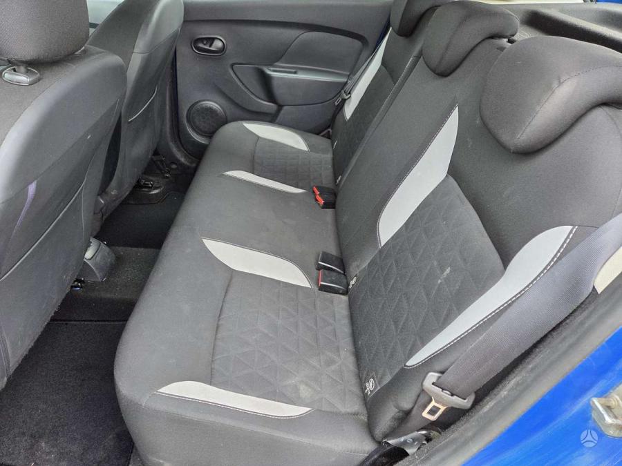 Zils Dacia Sandero 2015 Tauragė, ar dzinēja tilpumu 1.50 L un nobraukumu 292 tūkst. km par 3950 €, foto 36 vietnē AUTOMOTO.COM.LV