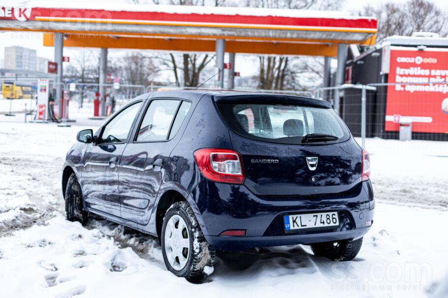 Zils Dacia Sandero 2016 Rīga, ar dzinēja tilpumu 1.50 L un nobraukumu 229 tūkst. km par 3990 €, foto 4 vietnē AUTOMOTO.COM.LV