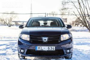 Blue Dacia Sandero 2016 in Riga, with an engine capacity of 1.50 L and mileage of 220 thousand km for 5490 €, photo 3 on AUTOMOTO.COM.LV