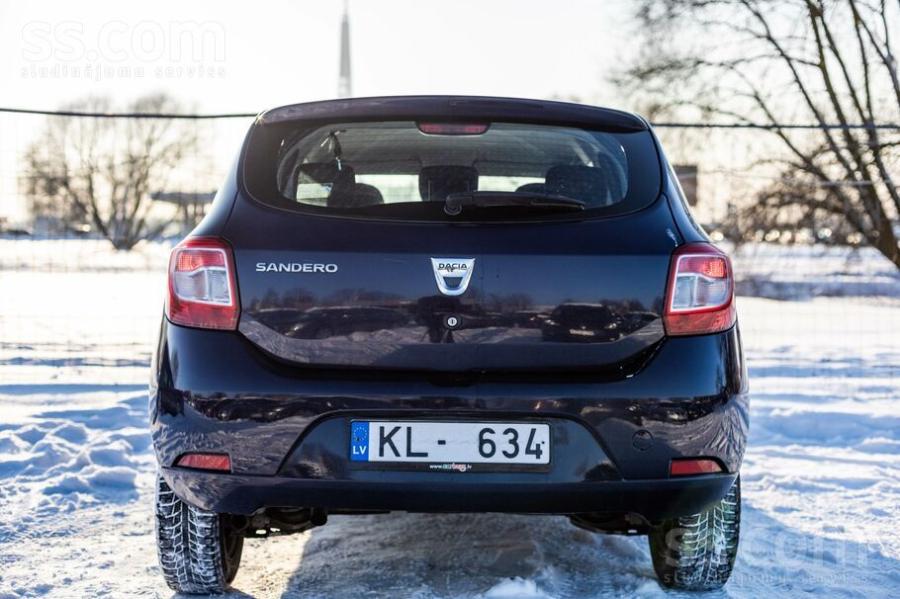 Blue Dacia Sandero 2016 in Riga, with an engine capacity of 1.50 L and mileage of 220 thousand km for 5490 €, photo 8 on AUTOMOTO.COM.LV