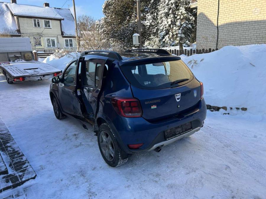 Zils Dacia Sandero 2017 Kelmė, ar dzinēja tilpumu 0.90 L un nobraukumu 200 tūkst. km par 1550 €, foto 3 vietnē AUTOMOTO.COM.LV
