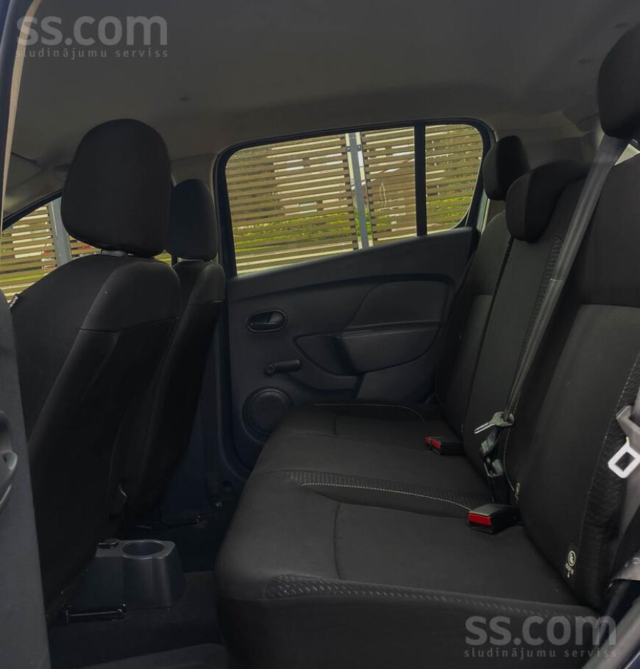 Zils Dacia Sandero 2017 Rīga, ar dzinēja tilpumu 1.50 L un nobraukumu 251 tūkst. km par 3990 €, foto 10 vietnē AUTOMOTO.COM.LV