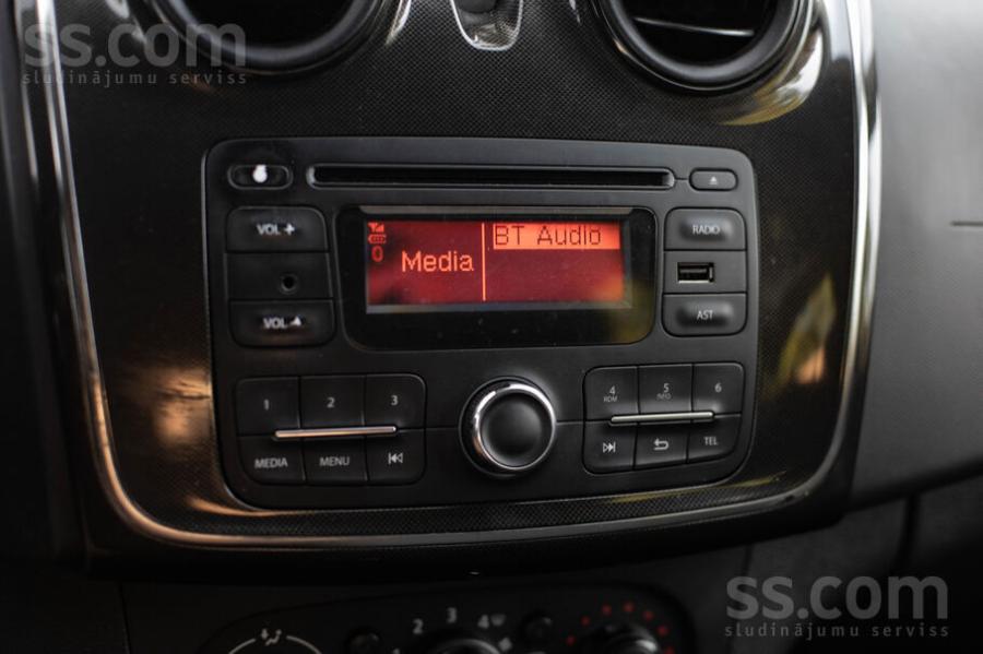 Zils Dacia Sandero 2017 Rīga, ar dzinēja tilpumu 1.50 L un nobraukumu 251 tūkst. km par 3990 €, foto 18 vietnē AUTOMOTO.COM.LV