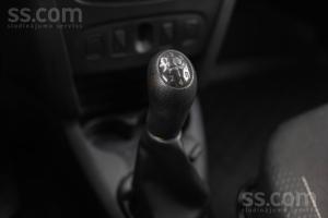 Zils Dacia Sandero 2017 Rīga, ar dzinēja tilpumu 1.50 L un nobraukumu 251 tūkst. km par 3990 €, foto 19 vietnē AUTOMOTO.COM.LV