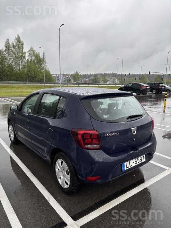 Blue Dacia Sandero 2018 in Riga, with an engine capacity of 1.50 L and mileage of 200 thousand km for 4500 €, photo 4 on AUTOMOTO.COM.LV