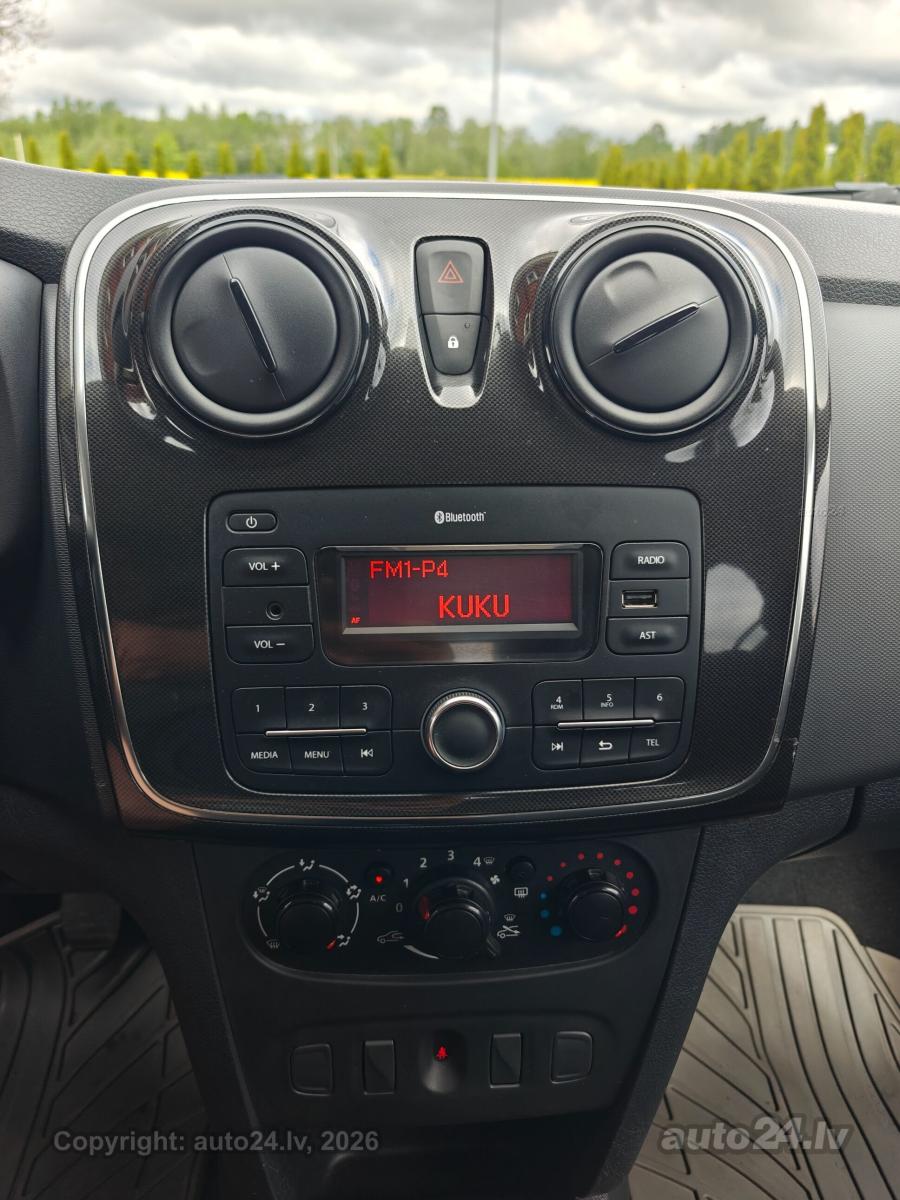 Blue Dacia Sandero 2019 in Paide, with an engine capacity of 1.00 L and mileage of 89 thousand km for 3490 €, photo 19 on AUTOMOTO.COM.LV