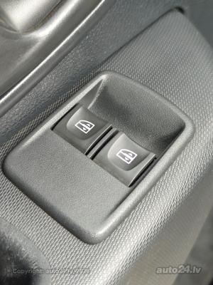Blue Dacia Sandero 2019 in Paide, with an engine capacity of 1.00 L and mileage of 89 thousand km for 3490 €, photo 23 on AUTOMOTO.COM.LV