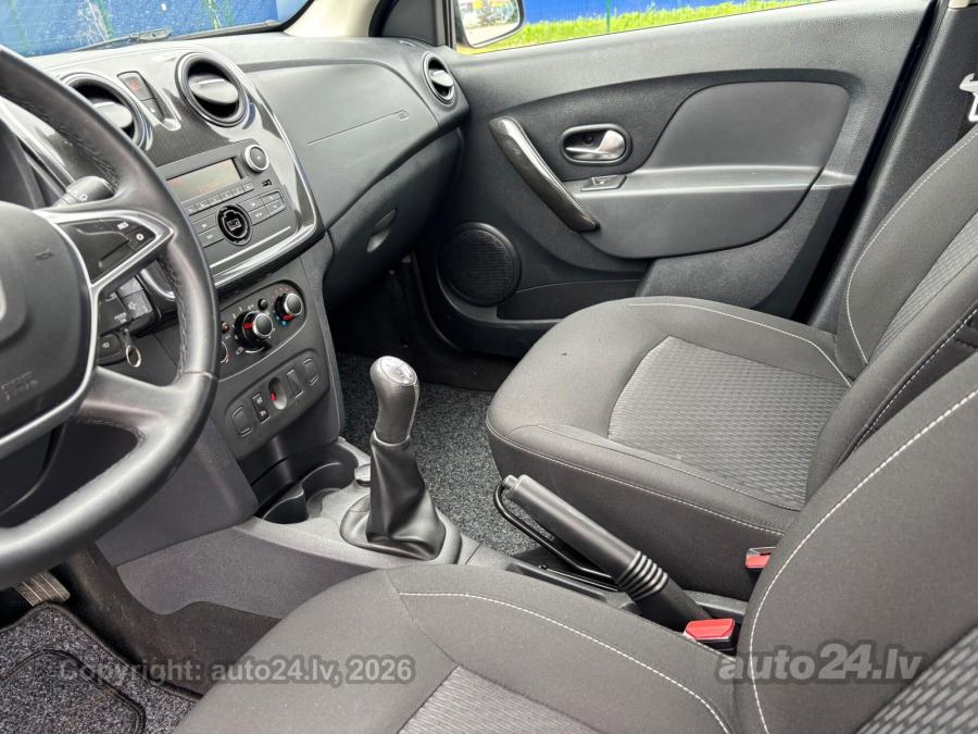 Blue Dacia Sandero 2019 in Paide, with an engine capacity of 1.00 L and mileage of 146 thousand km for 4390 €, photo 13 on AUTOMOTO.COM.LV