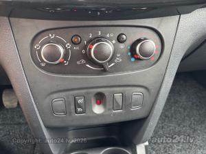 Blue Dacia Sandero 2019 in Paide, with an engine capacity of 1.00 L and mileage of 146 thousand km for 4390 €, photo 15 on AUTOMOTO.COM.LV