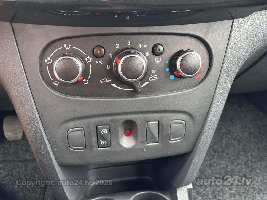 Blue Dacia Sandero 2019 in Paide, with an engine capacity of 1.00 L and mileage of 146 thousand km for 4390 €, photo 15 on AUTOMOTO.COM.LV