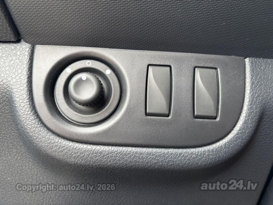 Blue Dacia Sandero 2019 in Paide, with an engine capacity of 1.00 L and mileage of 146 thousand km for 4390 €, photo 17 on AUTOMOTO.COM.LV