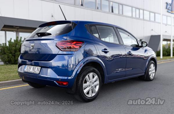 Blue Dacia Sandero 2021 in Tallinn, with an engine capacity of 1.00 L and mileage of 78 thousand km for 6990 €, photo 4 on AUTOMOTO.COM.LV