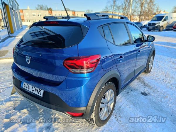 Blue Dacia Sandero 2022 in Tartu, with an engine capacity of 1.00 L and mileage of 38 thousand km for 12990 €, photo 3 on AUTOMOTO.COM.LV