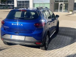 Zils Dacia Sandero 2023 Rīga, ar dzinēja tilpumu 1.00 L un nobraukumu 93 tūkst. km par 11200 €, foto 3 vietnē AUTOMOTO.COM.LV