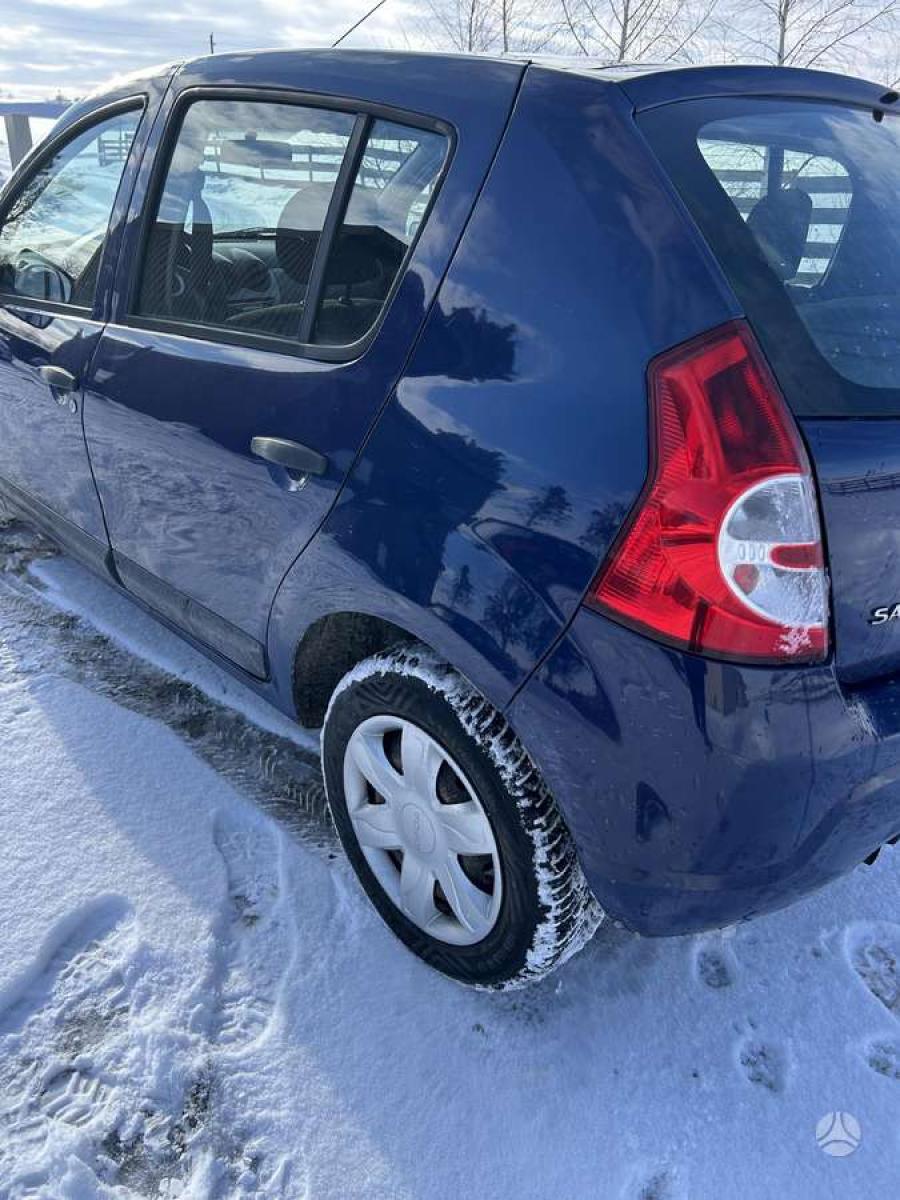 Zils Dacia Sandero 2009 Prienai, ar dzinēja tilpumu 1.40 L un nobraukumu 123 tūkst. km par 1650 €, foto 3 vietnē AUTOMOTO.COM.LV