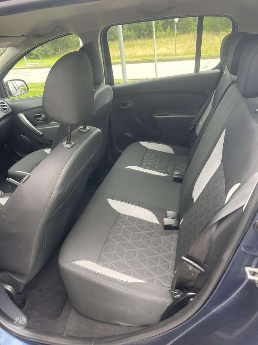 Zils Dacia Sandero 2016 Tauragė, ar dzinēja tilpumu 1.50 L un nobraukumu 227 tūkst. km par 3700 €, foto 11 vietnē AUTOMOTO.COM.LV