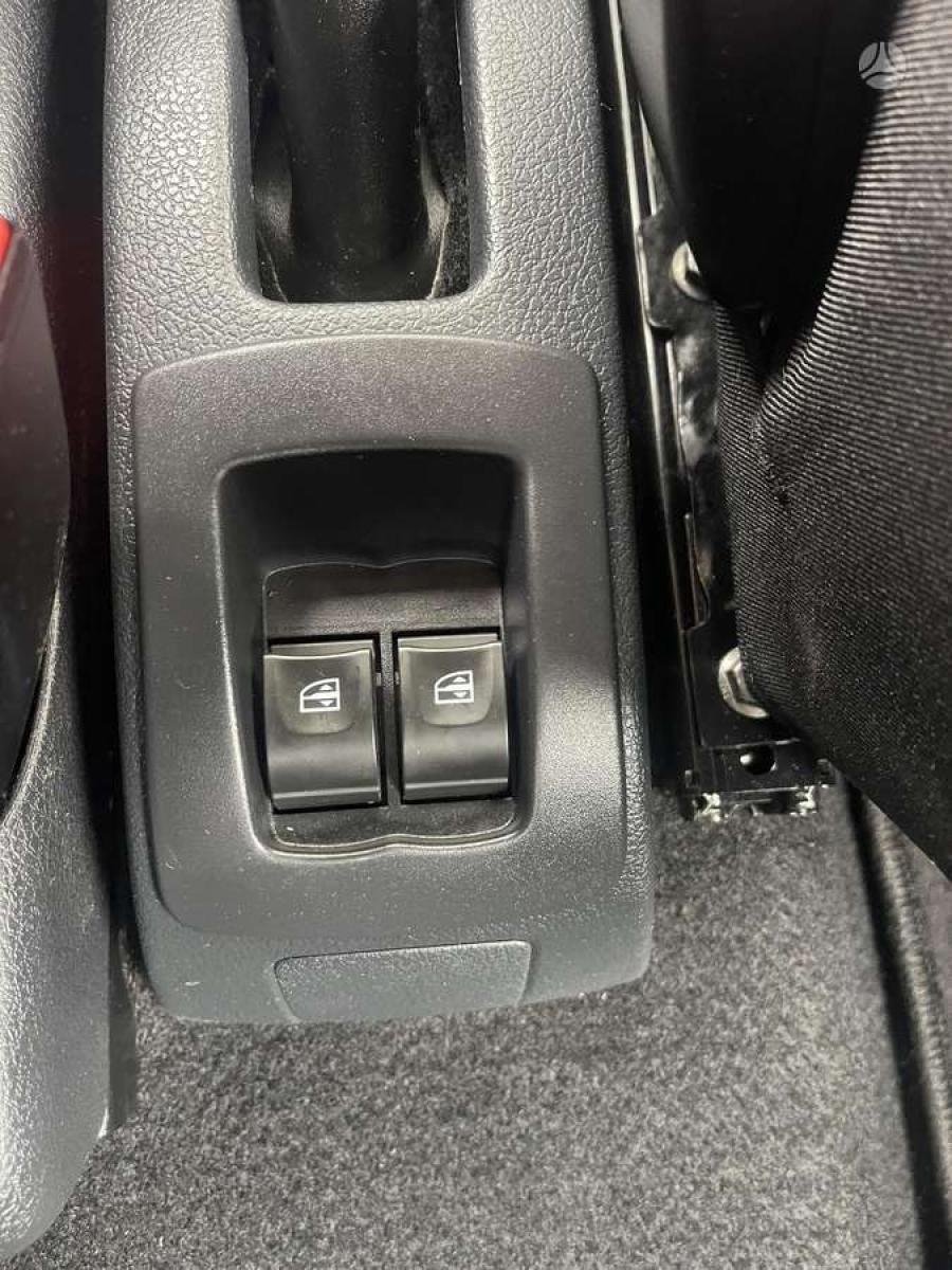 Zils Dacia Sandero 2016 Tauragė, ar dzinēja tilpumu 1.50 L un nobraukumu 227 tūkst. km par 3700 €, foto 12 vietnē AUTOMOTO.COM.LV