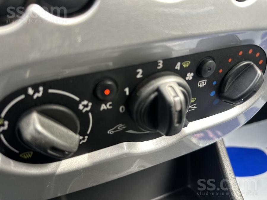 Brūns Dacia Sandero 2012 Cēsis, ar dzinēja tilpumu 1.60 L un nobraukumu 0 tūkst. km par 6200 €, foto 13 vietnē AUTOMOTO.COM.LV