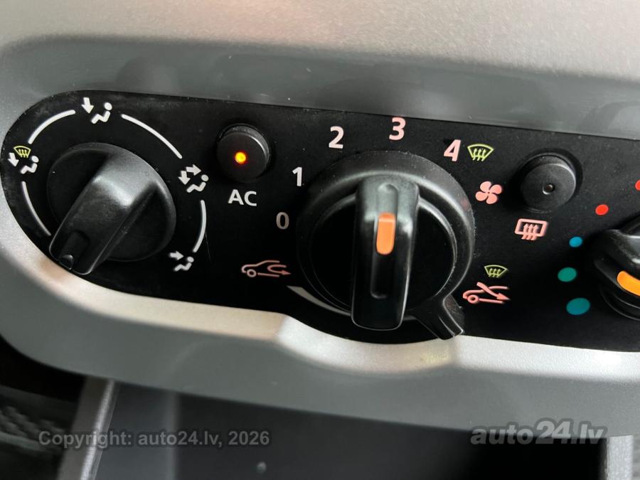Brūns Dacia Sandero 2012 Paide, ar dzinēja tilpumu 1.60 L un nobraukumu 165 tūkst. km par 3799 €, foto 11 vietnē AUTOMOTO.COM.LV